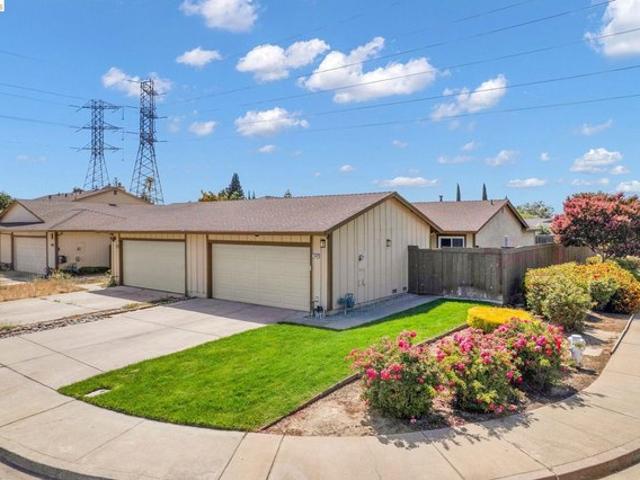 1300 Trembath Ln, Antioch, CA 94509