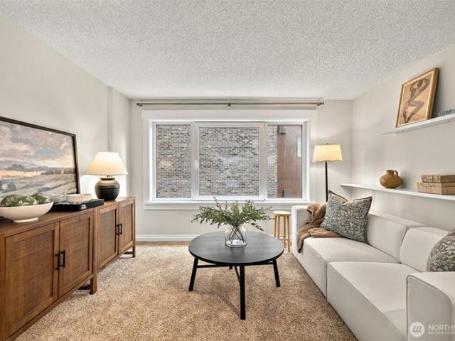 1300 University St Apt 4C, Seattle, WA 98101