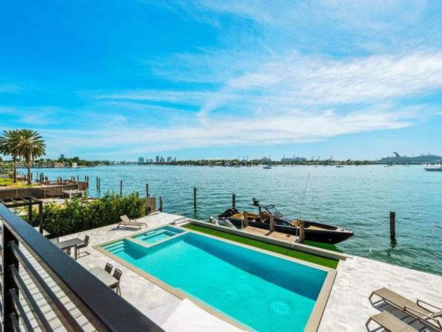 1300 Venetian Way S, Miami, FL 33139