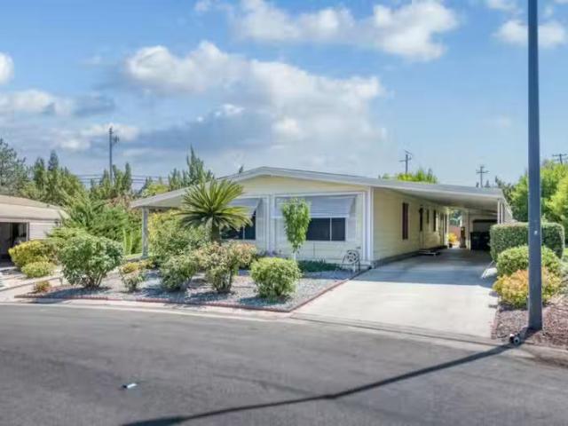1300 W OLSON AVE SPC 126, REEDLEY, CA 93654 Mobile Home For Sa.