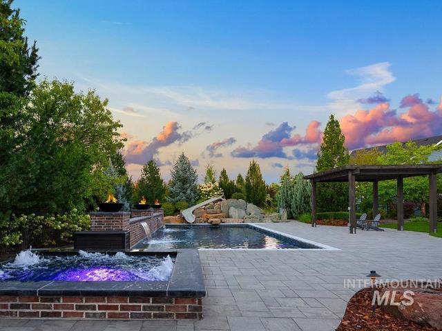 1300 W Windbreaker Ln