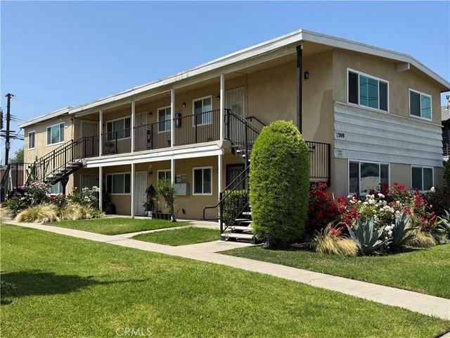 1300 W Valencia Dr, Fullerton, CA 92833