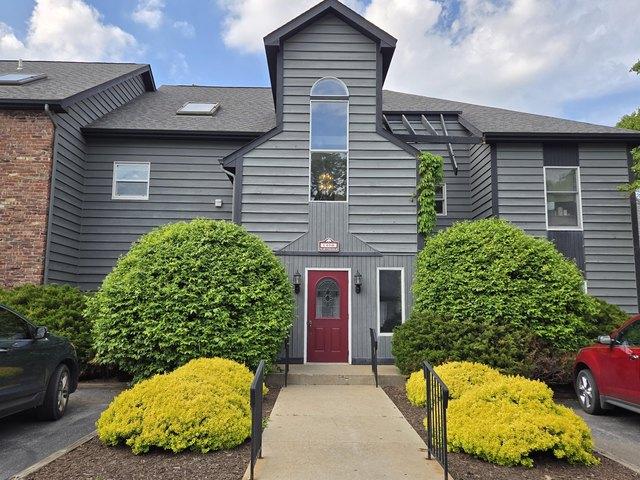 1300 Winding Ridge Ln Apt C8, Valparaiso, IN 46383