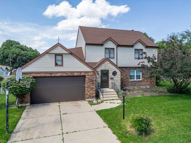 1300 Wolff Ave, Elgin, IL 60123