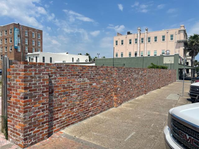 1300 26th Ave, Gulfport, MS 39501 | MLS #4018 | Compass