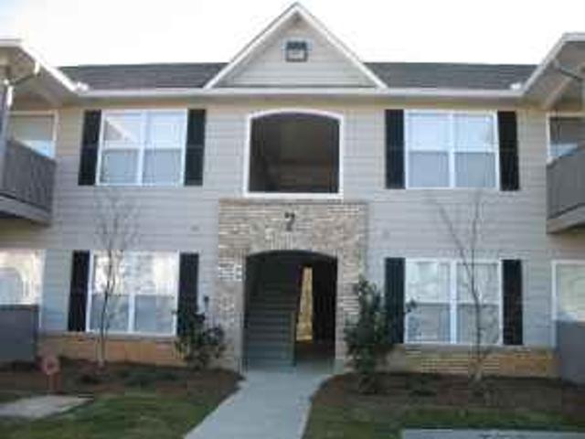 $1300 / 4br De Luxe Off Campus Student Condo