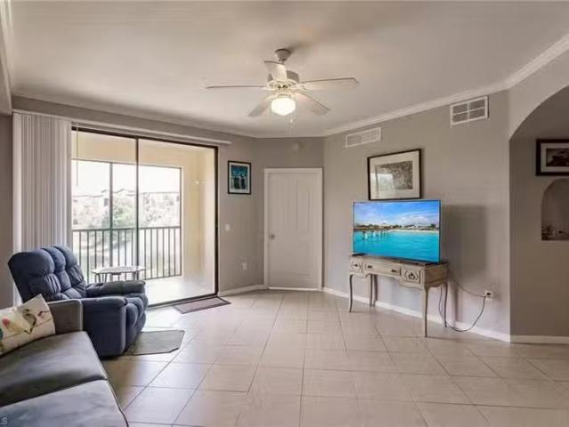 13010 POSITANO CIR APT 206, NAPLES, FL 34105 Single Family Res.