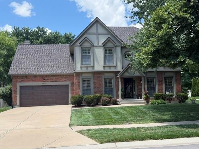 13016 Sherwood Dr, Leawood, KS 66209