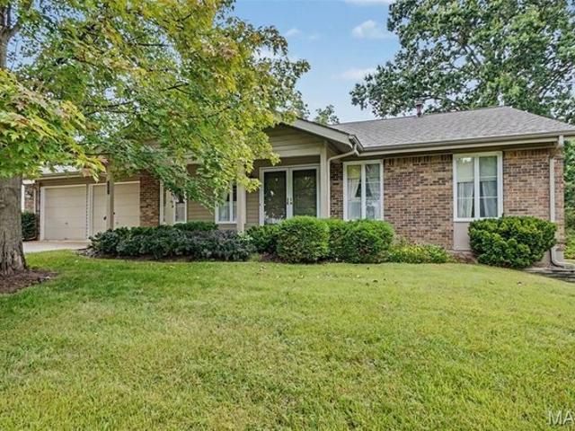 1301 Mautenne Dr, Manchester, MO 63021