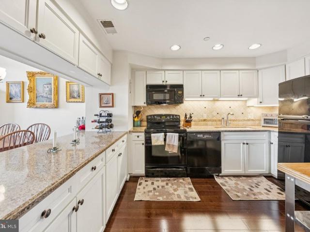 1301 N Courthouse Road N # 1810