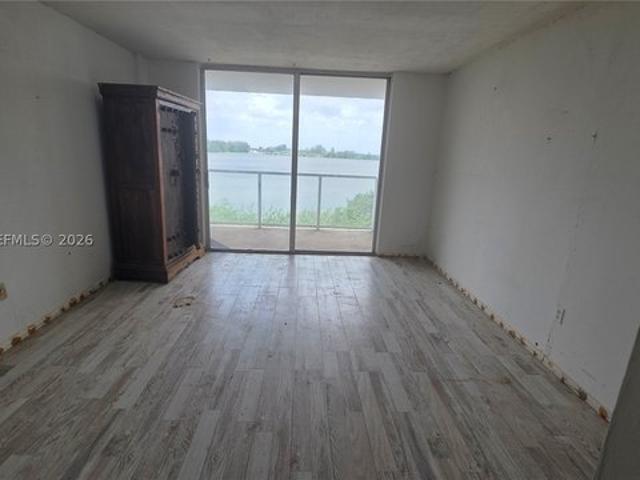1301 NE Miami Gardens Dr Apt 322W, Miami, FL 33179