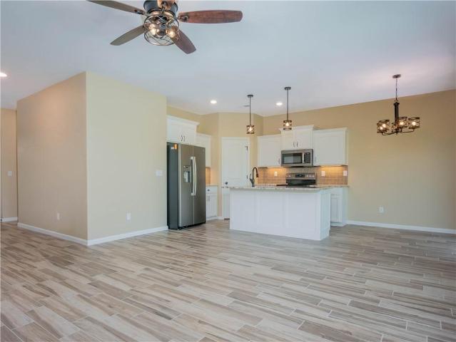 1301 NE Sequoia Court
