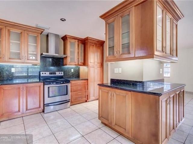 1301 NE 151st St, North Miami Beach, FL 33162