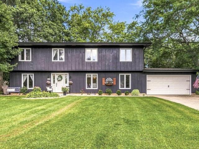 1301 Norwich Ct, South Bend, IN 46614
