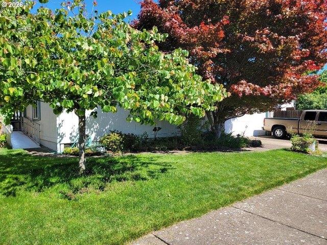 1301 Bramblewood Ln, Eugene, OR 97404