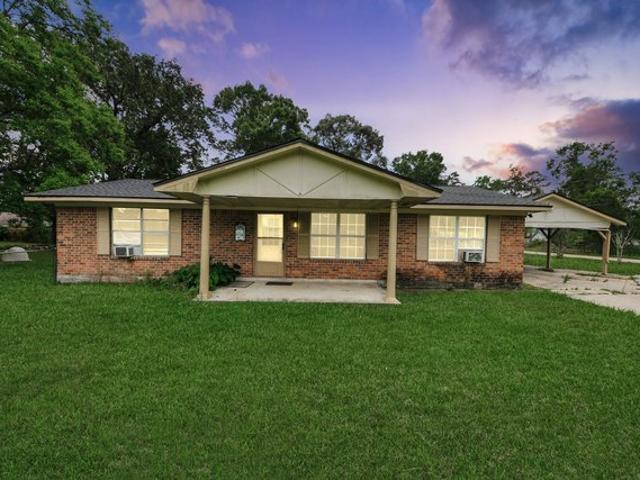1301 Briar Cliff St, Conroe, TX 77385