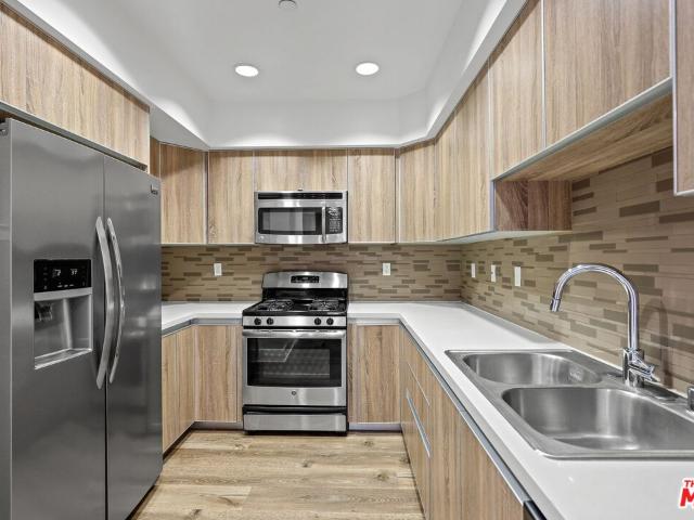 1301 Brockton Ave, Unit PH12, Los Angeles, CA 90025 | MLS #26649