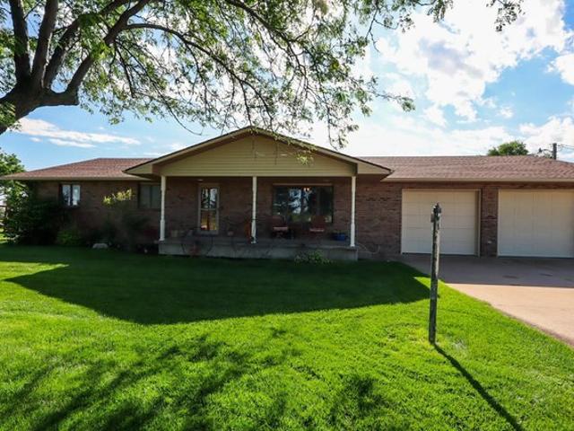 1301 Division St, Alma, NE 68920