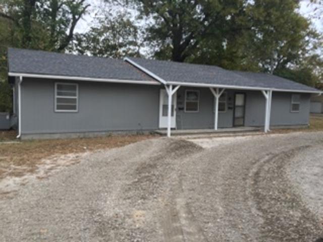 1301 E 9th Duplex 2 Bedroom Apartment for Rent at 1301 E 9th St, Pittsburg, KS 66762