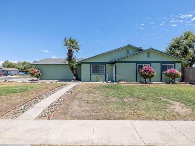 1301 E Aspen Ave, Tulare, CA 93274