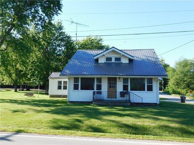 1301 E Main St, Casey, IL 62420