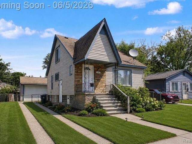 1301 E Muir Ave, Hazel Park, MI 48030