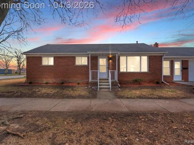 1301 Hollywood St, Dearborn, MI 48124