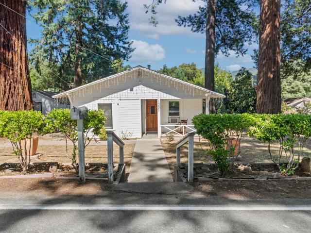 1301 Knob Hill Rd, Ukiah, CA 95482 | MLS #326008 | Compass
