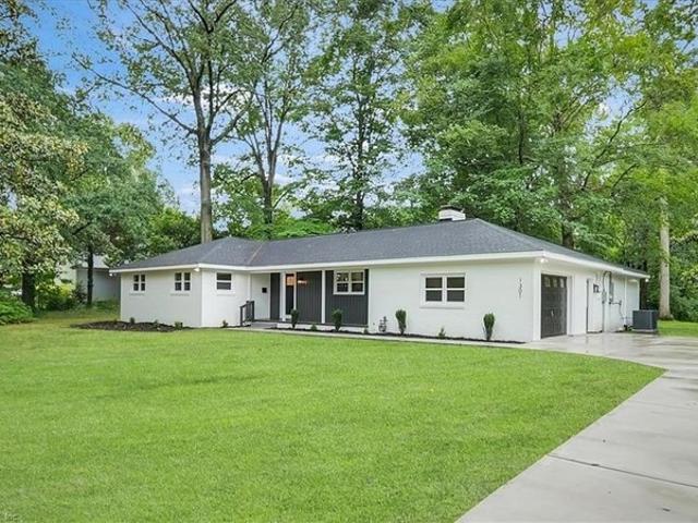 1301 Lakeside Rd, Virginia Beach, VA 23455