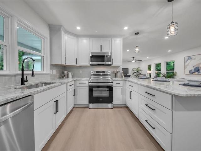 1301 Lakeside RD