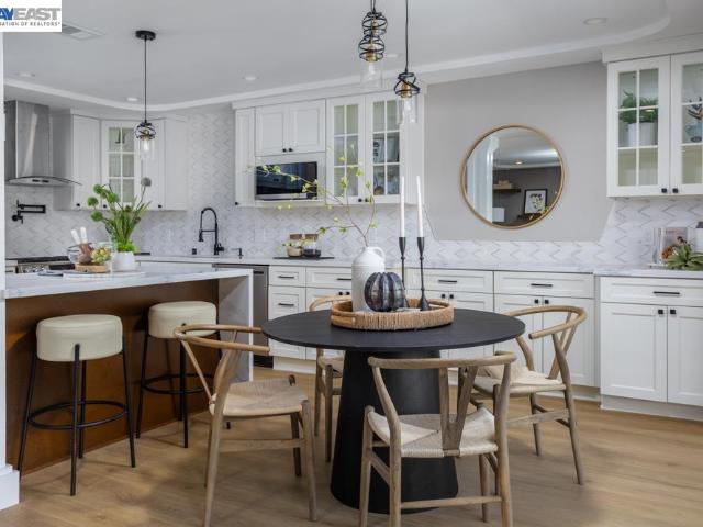 1301 Leisure Lane 6
