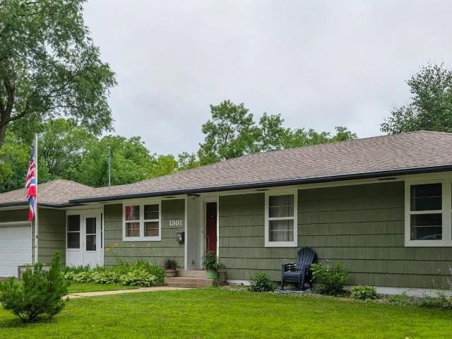 1301 Ridgeview Drive