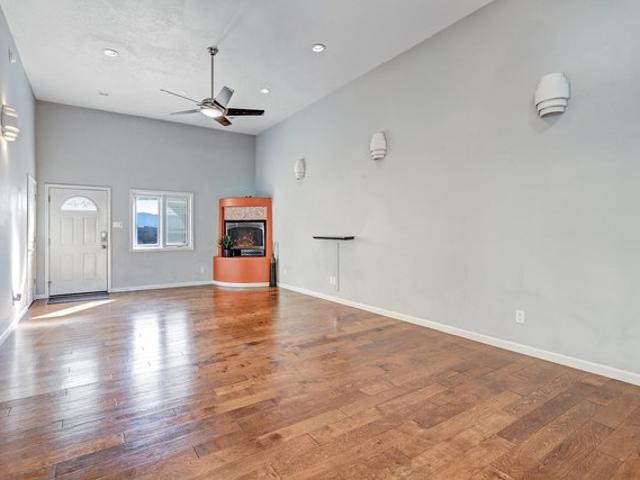 1301 Rio Rancho Dr SE Unit B, Rio Rancho, NM 87124