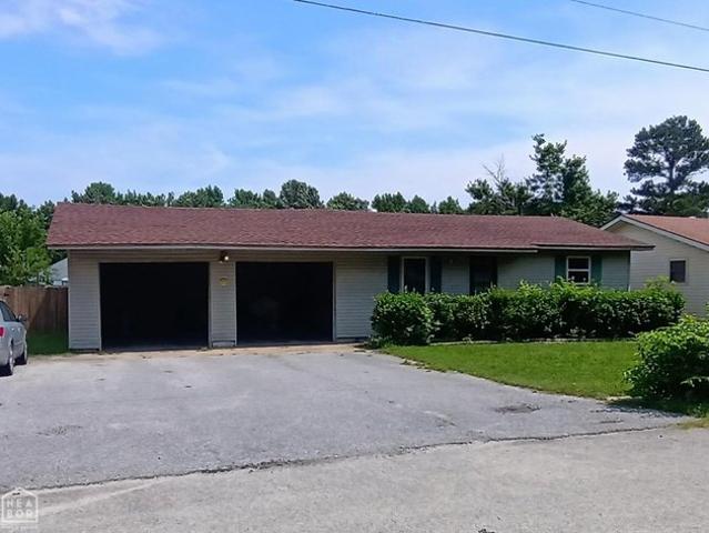 1301 Roberts Dr, Paragould, AR 72450
