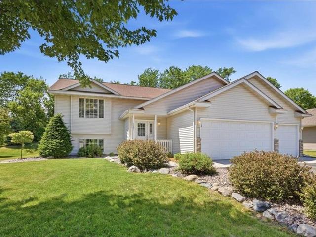 1301 Roberts Rd, Buffalo, MN 55313