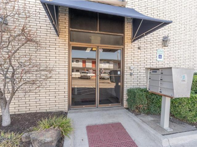 1301 S Broadway # 100