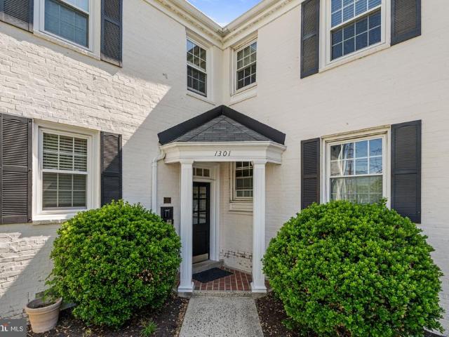 1301 S Walter Reed # 102