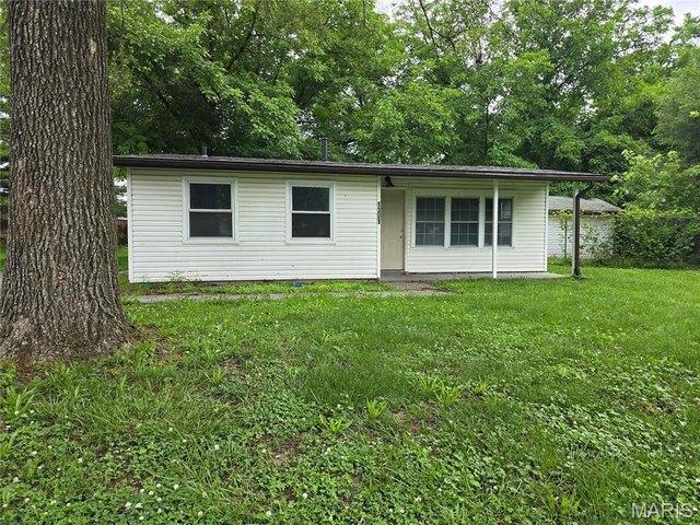1301 Saint Zita Ln, Cahokia, IL 62206