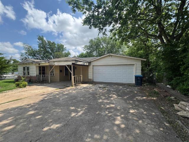 1301 Sharondale St, Fort Worth, TX 76115 | MLS #21241 | Compass