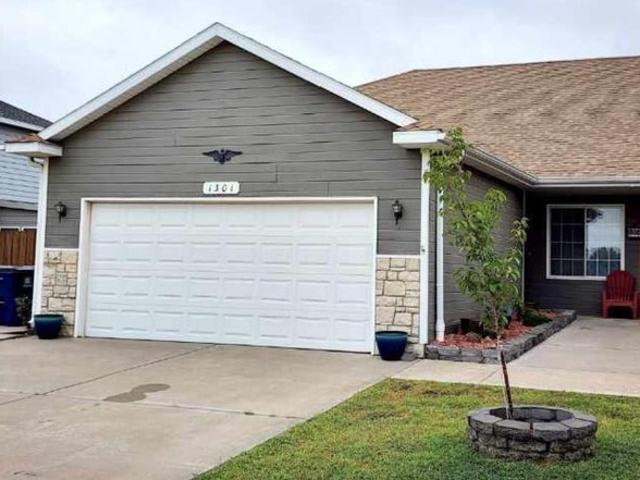1301 Sierra Dr, Salina, KS 67401