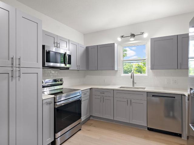 1301 Sloan St