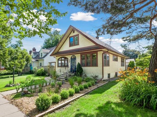 1301 Victoria St N, Saint Paul, MN 55117