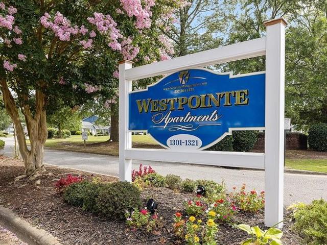 1301 Westpointe Dr, Greenville, NC 27834