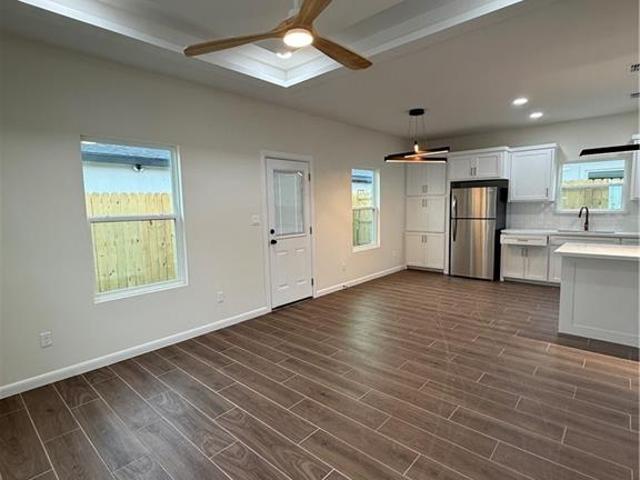 1301 Woodlands Trail
