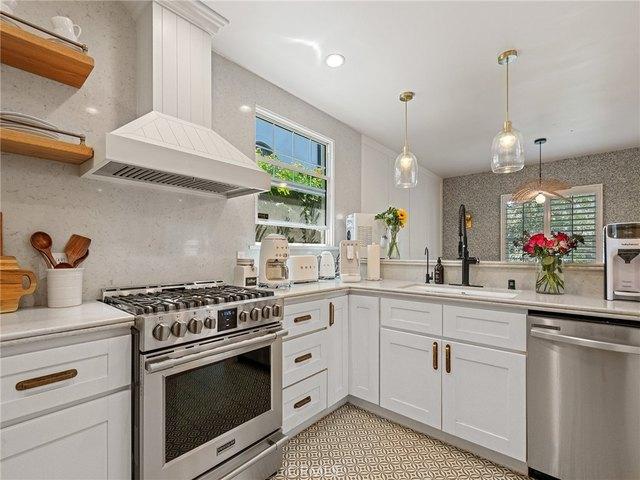 1301 19th St, Manhattan Beach, CA 90266