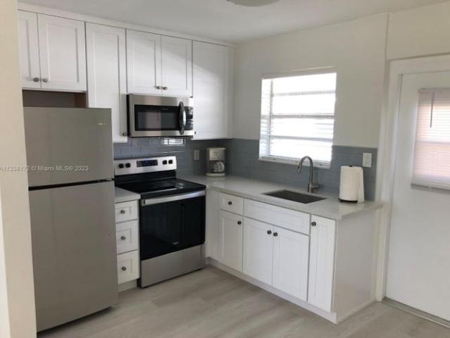 1301 12 Ct N #3B, Hollywood, FL 33019
