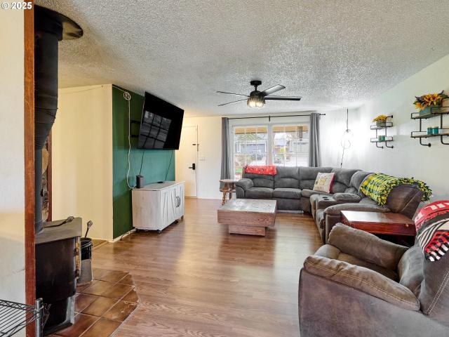1301 49TH AVE