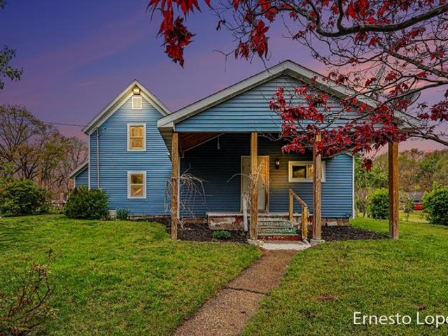 1301 56th St, Fennville, MI 49408