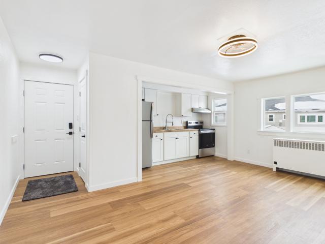 1301 9th Ave, 1 bed, 1 full bath