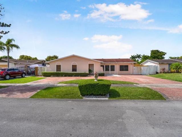 13020 82nd St SW, Miami, FL 33183